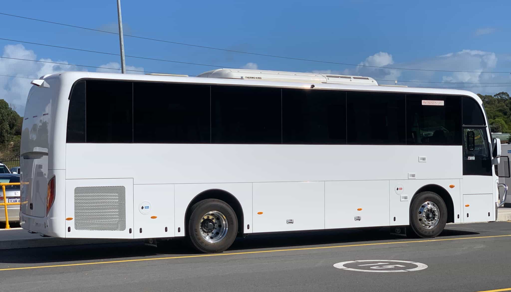 Challenger V10 - Challenger Bus and Coach